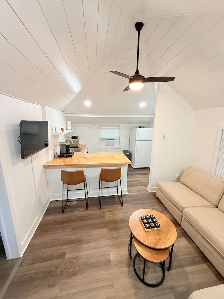 Kenwood Guesthouse - St. Petersburg, FL