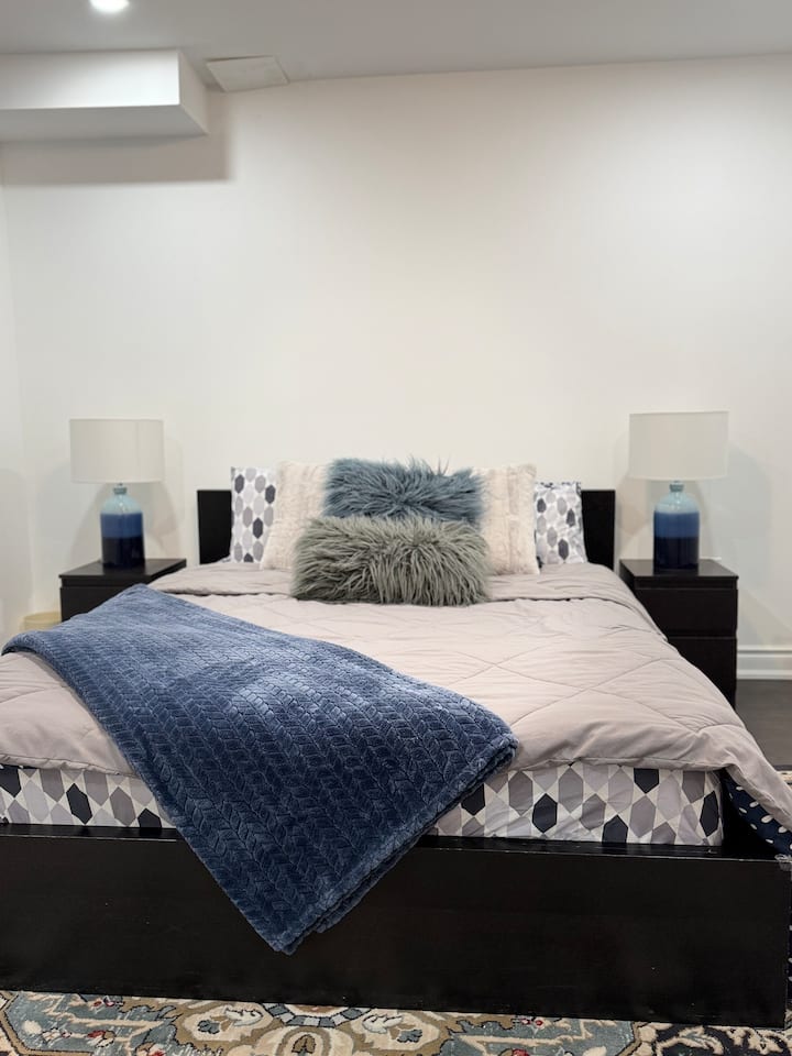 Unwind & Relax In Our Private Bedroom Suite - Milton