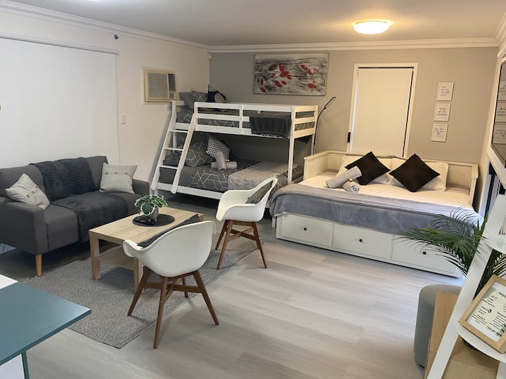 Stylish Self-contained Studio Apartment - Brisbane