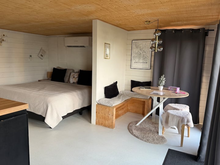 H1, Cozy B&b Near Amsterdam - Free Parking & Bikes - Amsterdam