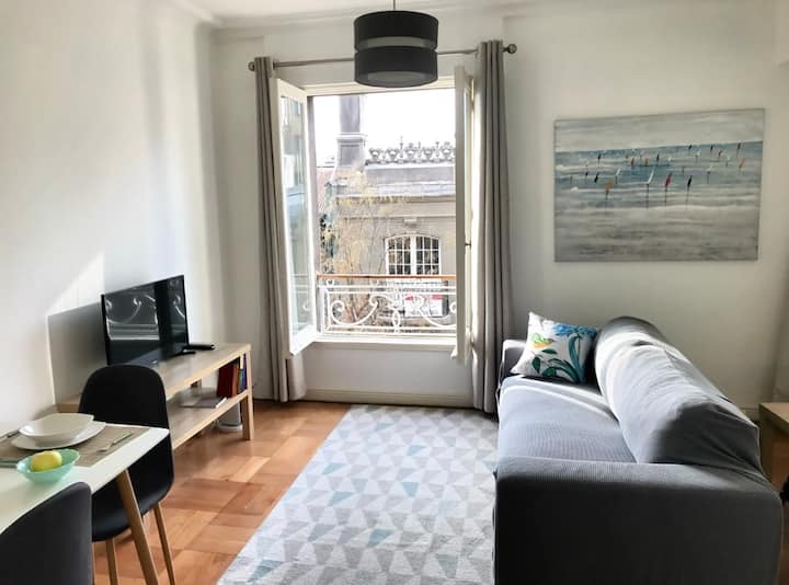 Bohemian Bellas Artes Apt • Wifi Fibra • Netflix - Santiago (Chile)