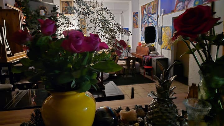 The Gallery Room | Art Bar Neukölln - Berlin