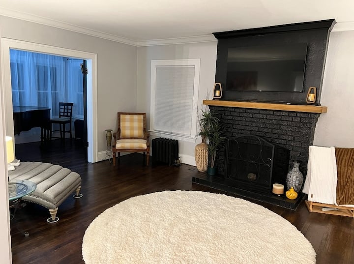 Cozy 5bd Home In Heart Of Cle - Cleveland Heights, OH