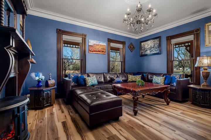 Myth & Magic Manor: Gym | Infrared Sauna | Firepit - Colorado Springs