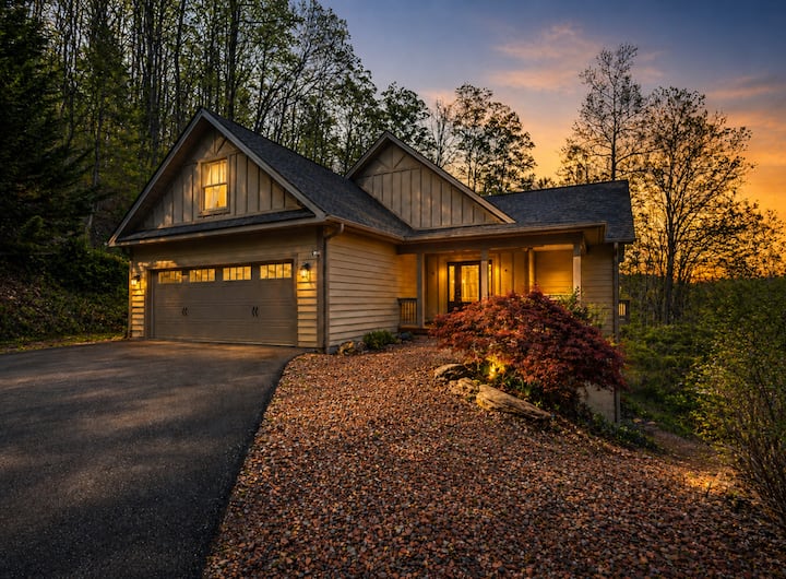 Hot Tub • Fenced Yard • Near Downtown•ev•game Room - Asheville, NC