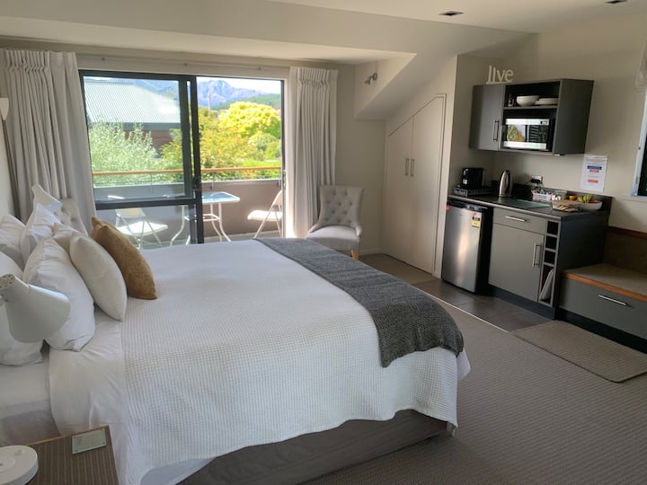 Apartment With Stunning Mountain And Lake Views - Wānaka