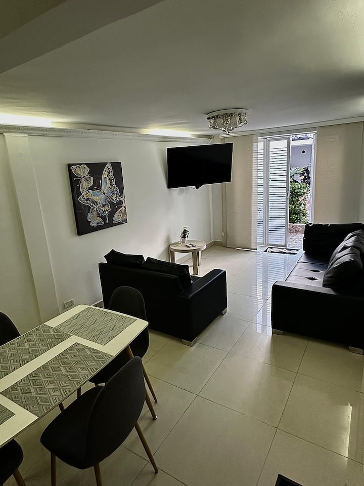 Casa En Villavicencio Con Parqueadero Ubi. Central - Villavicencio