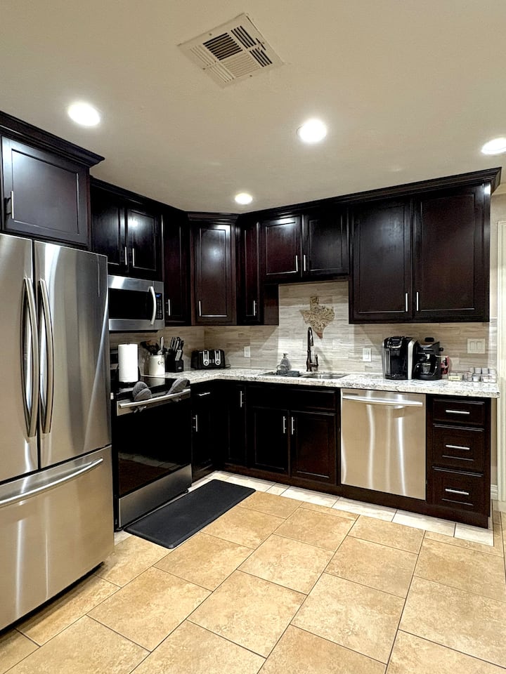 Modern Stay - Huntsville, TX