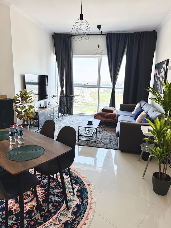 Golf View Apartment (Sofa Bed, 2 Tvs, 2 Baths) - Dubái