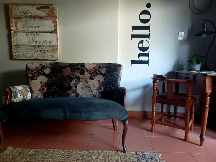 Small Stay.  Cottage For Two With Loft Bedroom. - Centurion