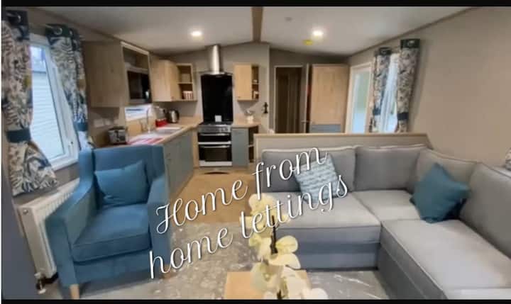 Home From Home Lettings  - Tattershall Lakes - Woodhall Spa