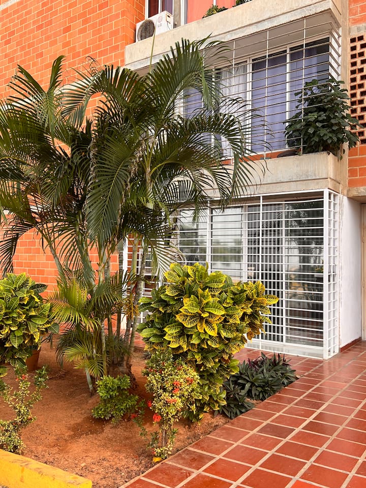 Apartamento P.b. Frente Aerop. Inter. Maiquetía. - Venezuela