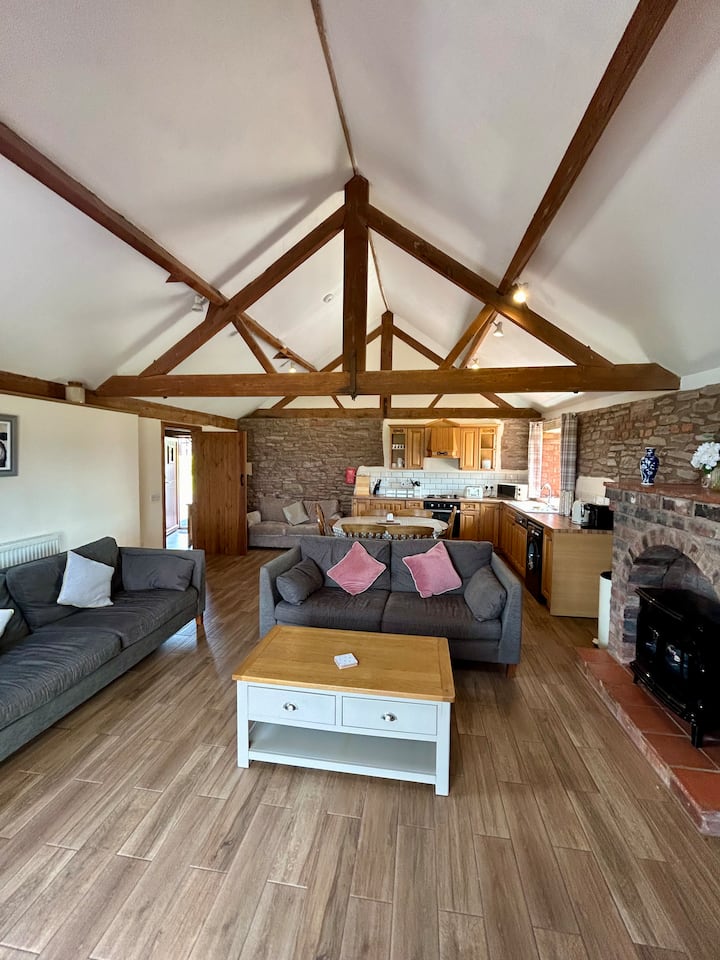 The Owl Barn, Kimbolton, Herefordshire - Leominster