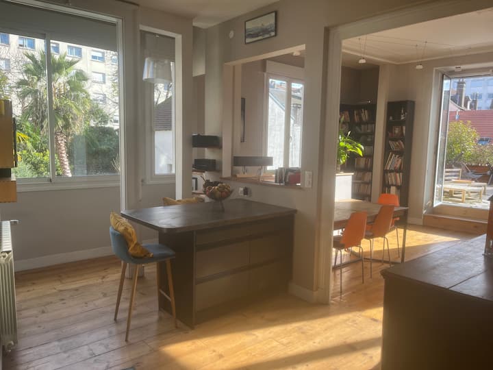 Superbe Appartement Avec Terrasse, Parking Gratuit - Pau