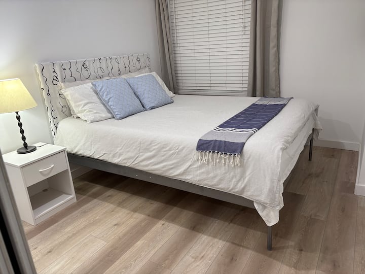 Comfortable & Tidy 1-bedroom Suite - Coquitlam