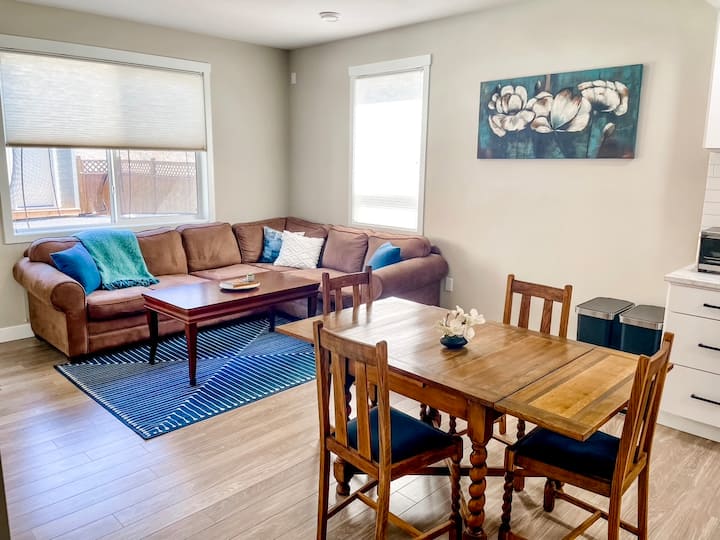 Bright Ground Level Private Suite In Family Home. - Penticton