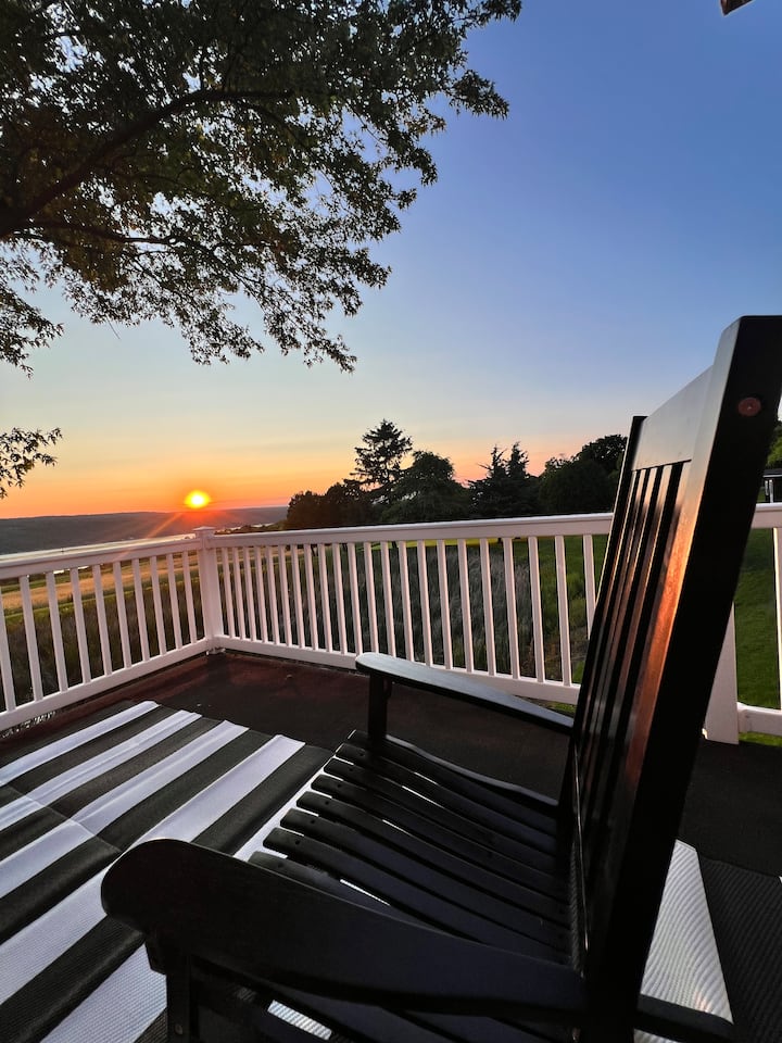 Finger Lakes Farmhouse-perfect Location With Views - Fulkerson Winery, Dundee