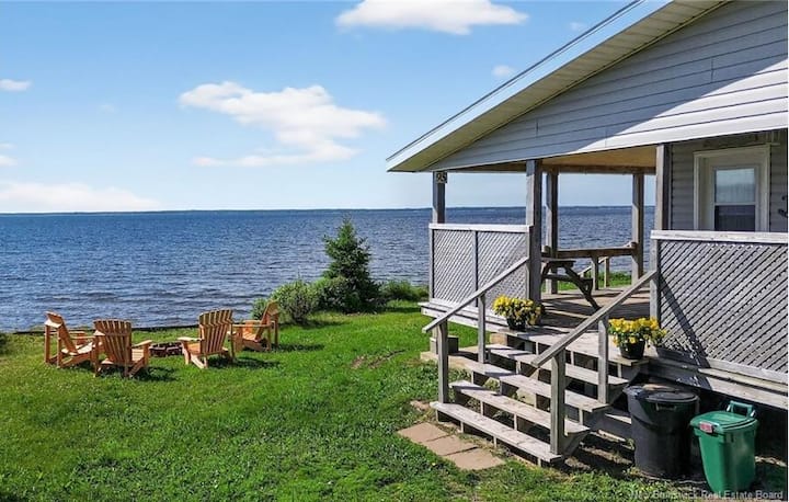 Stunning Views! Oceanfront Beach House *4-season* - Prince Edward Island