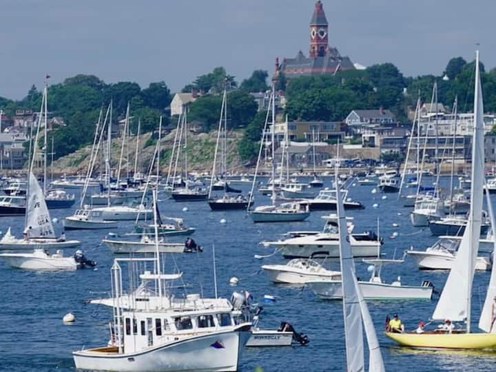 Two Bedrooms, Two Bath Condo For 4 In Marblehead - Marblehead, MA