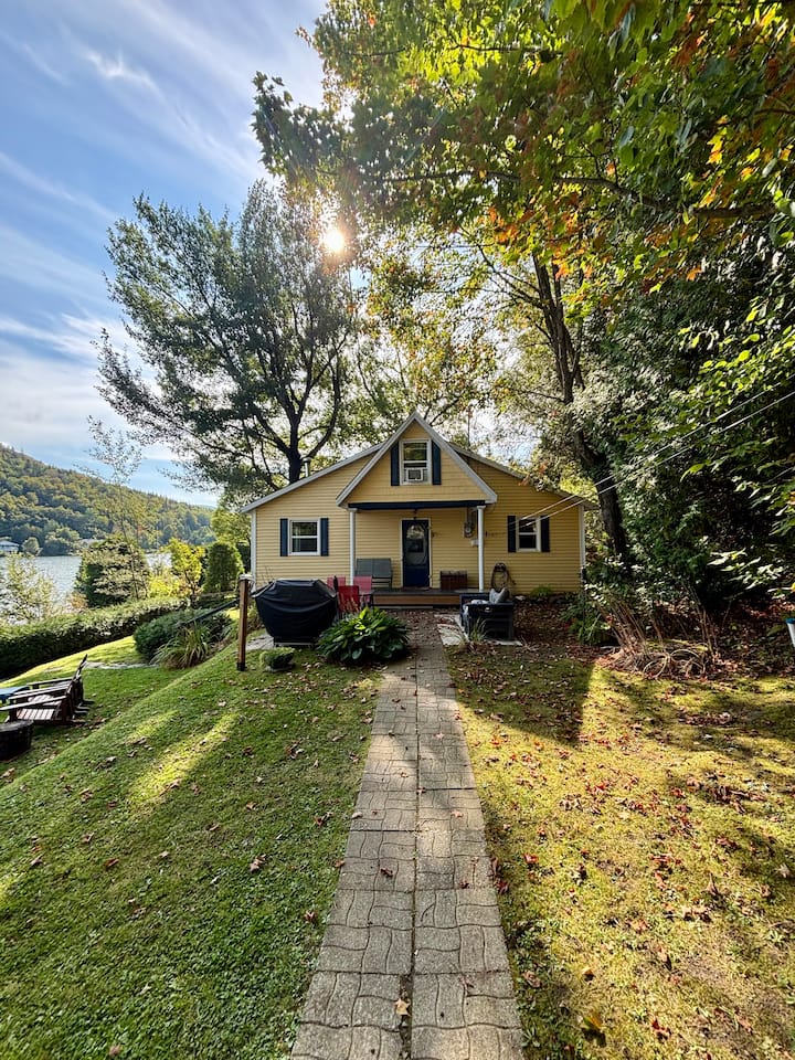 Chalet Jaune Du Lac Lippé - Quebec