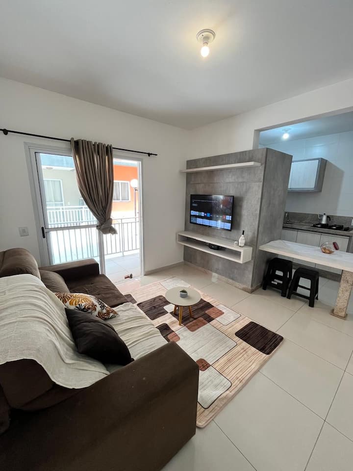 Apartamento Completo Com Estacionamento Incluso - Florianópolis