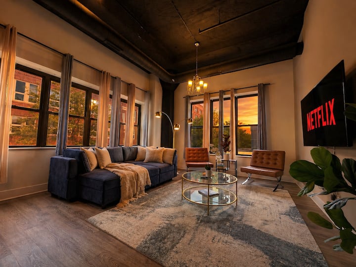 South Loop 3br Corner Retreat Near Museums & Park - Chicago, IL