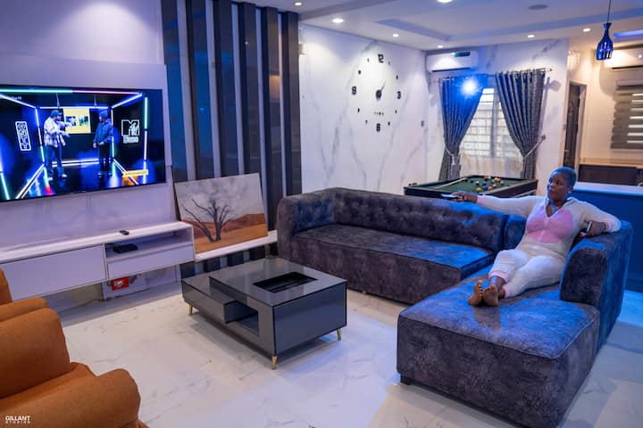 Luxury 2 Bedroom Serviced Apartment With Pool - Benin City