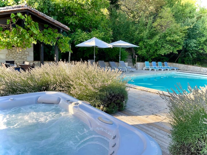 Remote Farmhouse With Hot Tub, Pool And Gîte - Lauzun
