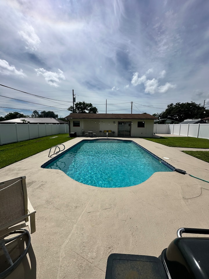 Beautiful Home Private Pool Close To Attractions - St. Cloud, FL
