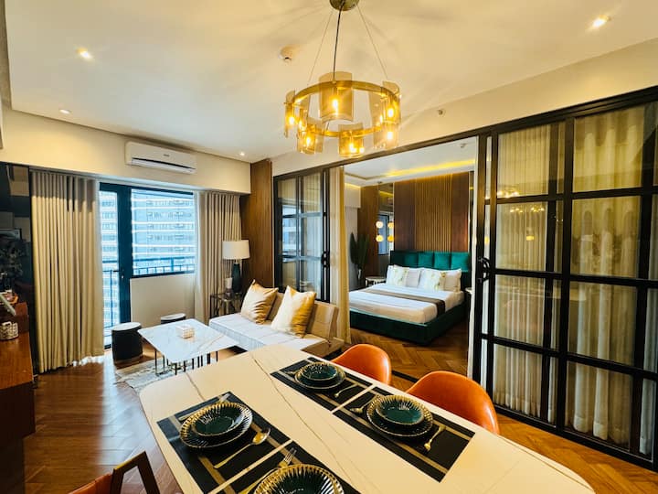 Athena (55sqm /8pax) By Yournest @ Air Res / Mall - Makati