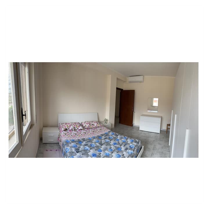 Appartamento In Posizione Centrale: Soverato - Soverato