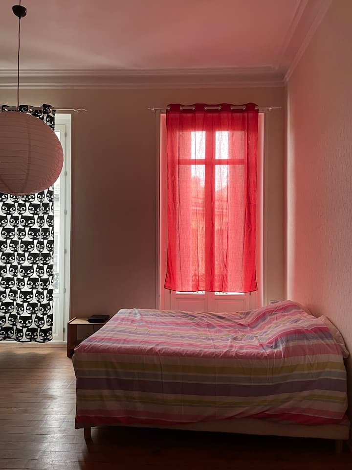 Grande Chambre+ Salle De Bain Partagée - Burdeos