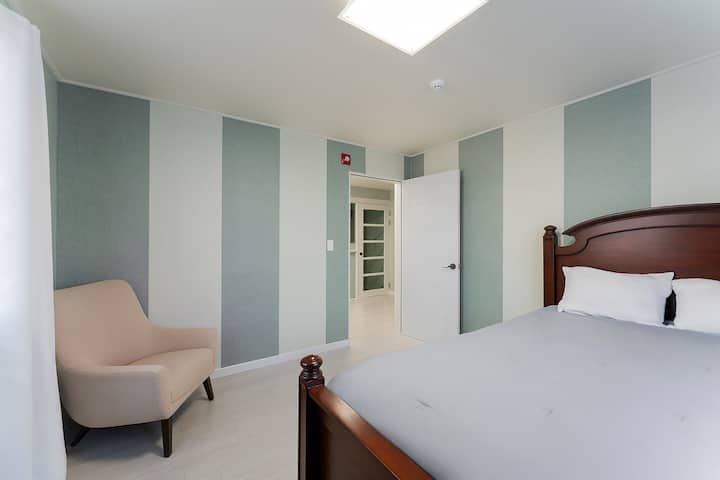 🍀신규오픈🍀🎉깔끔하고 청결한 감성 숙소 (춘천역/명동거리/레고랜드초근접/넷플릭스/무료주차) - 후평2동