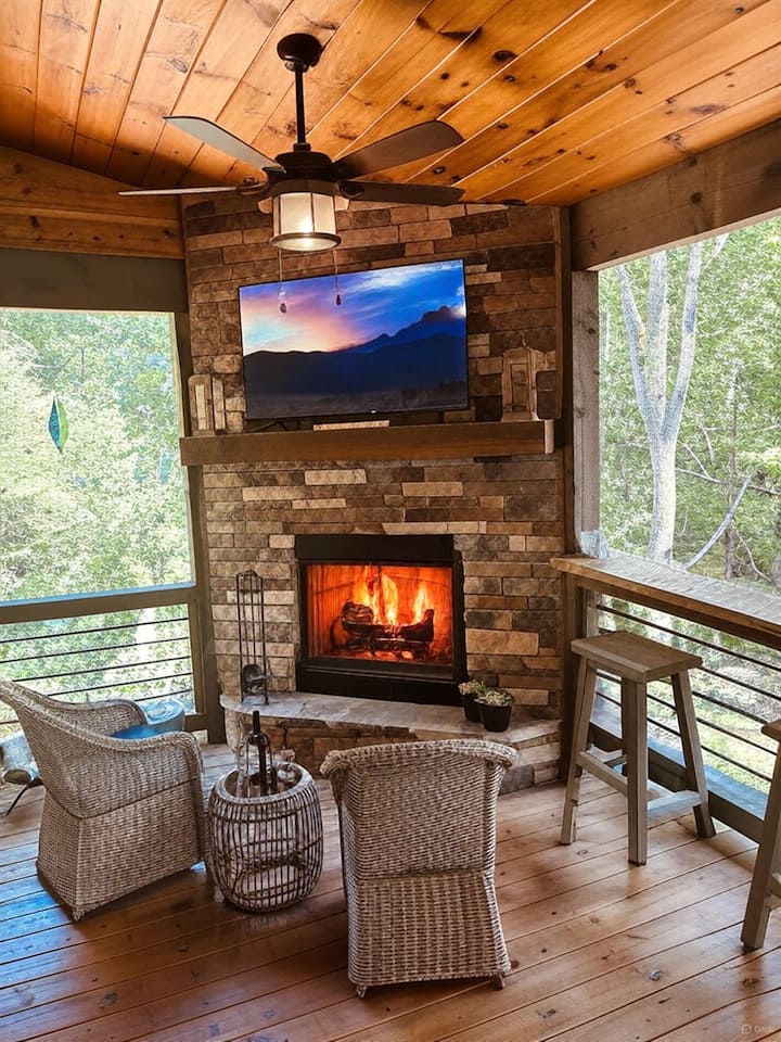 Creekside Serenity-peaceful Cabin On Over 2 Acres - Blue Ridge, GA