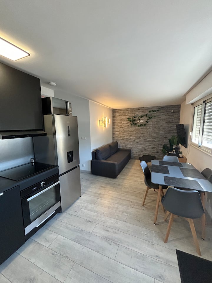 Appartement Les Sables D’olonne+
Parking Privé - Les Sables-d'Olonne