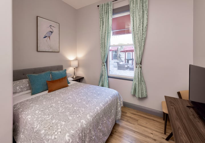 Cozy Room In Downtown Oakland W/ Private Bathroom - Oakland, CA