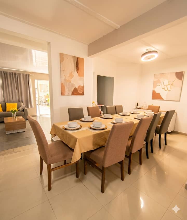 Casa 12 Personas · With Ac · 4 Bdr · Escalón - San Salvador