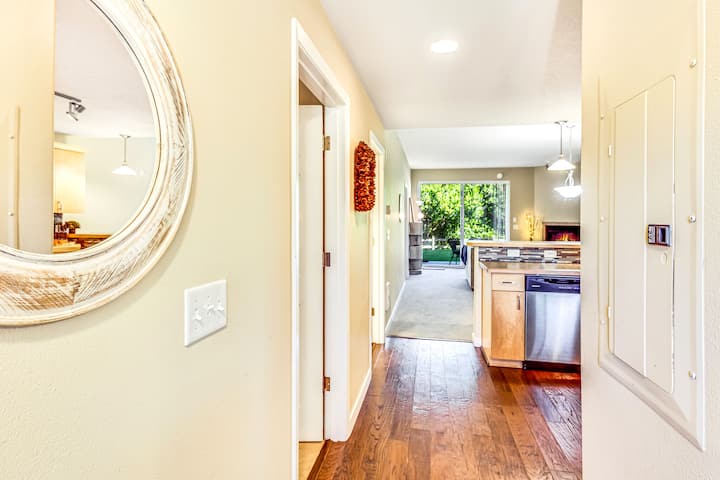 Dune Buggy Condo At Oyhut Bay - Ocean Shores, WA