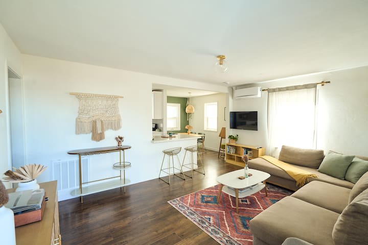 Cute And Central 2 Bedroom House - Mountain View - San Diego