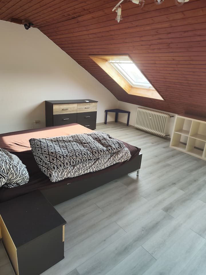 Big Bed With Nice View And Garden! - Neustadt an der Weinstraße