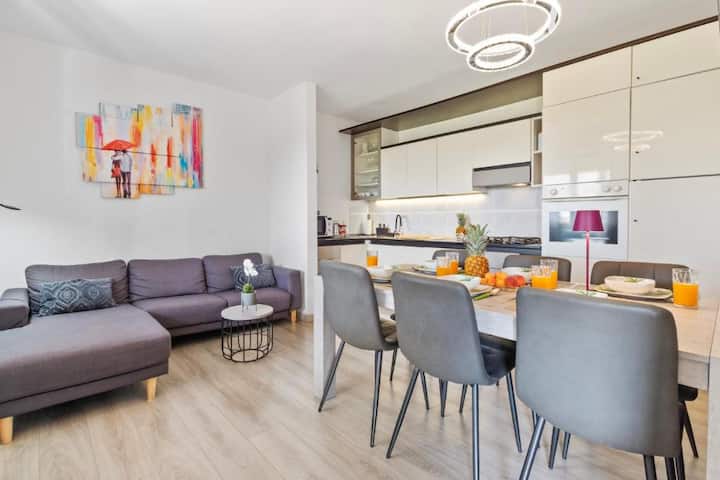 Nat Apartments | Tulip App | 3 Bedrooms & Balcony - Koper
