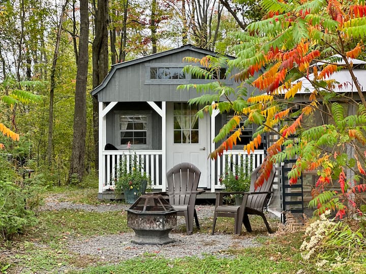 2. Spring Tiny Home Farm Stay | Cozy + Animals - Ottawa