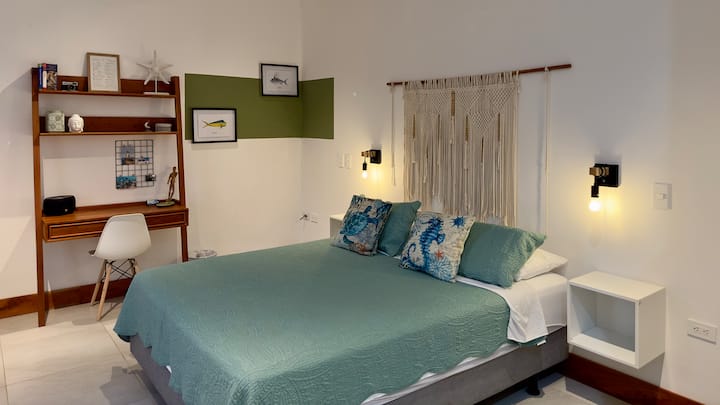 Architect Bungalow · Clean Lines & Calm - Galápagos Islands