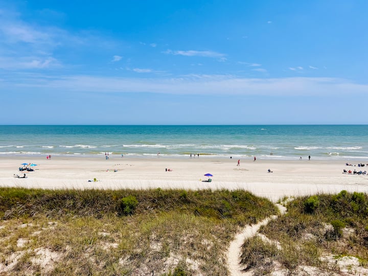 Oceanfront Condo 2 Bedrooms 2 Baths With Pool - North Myrtle Beach, SC