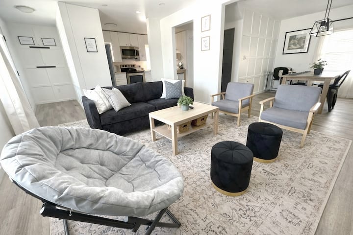 Entire Home At Lakeview Park | Quiet & Clean +Ac - Regina
