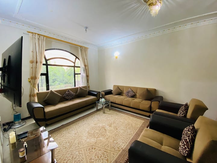 Lovely 2 Bedroom Apartment & 2 Majlis 2 Bathrooms - Sana'a