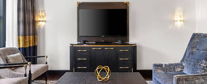 Presidential 3br In Historic Financial District - San Francisco, CA