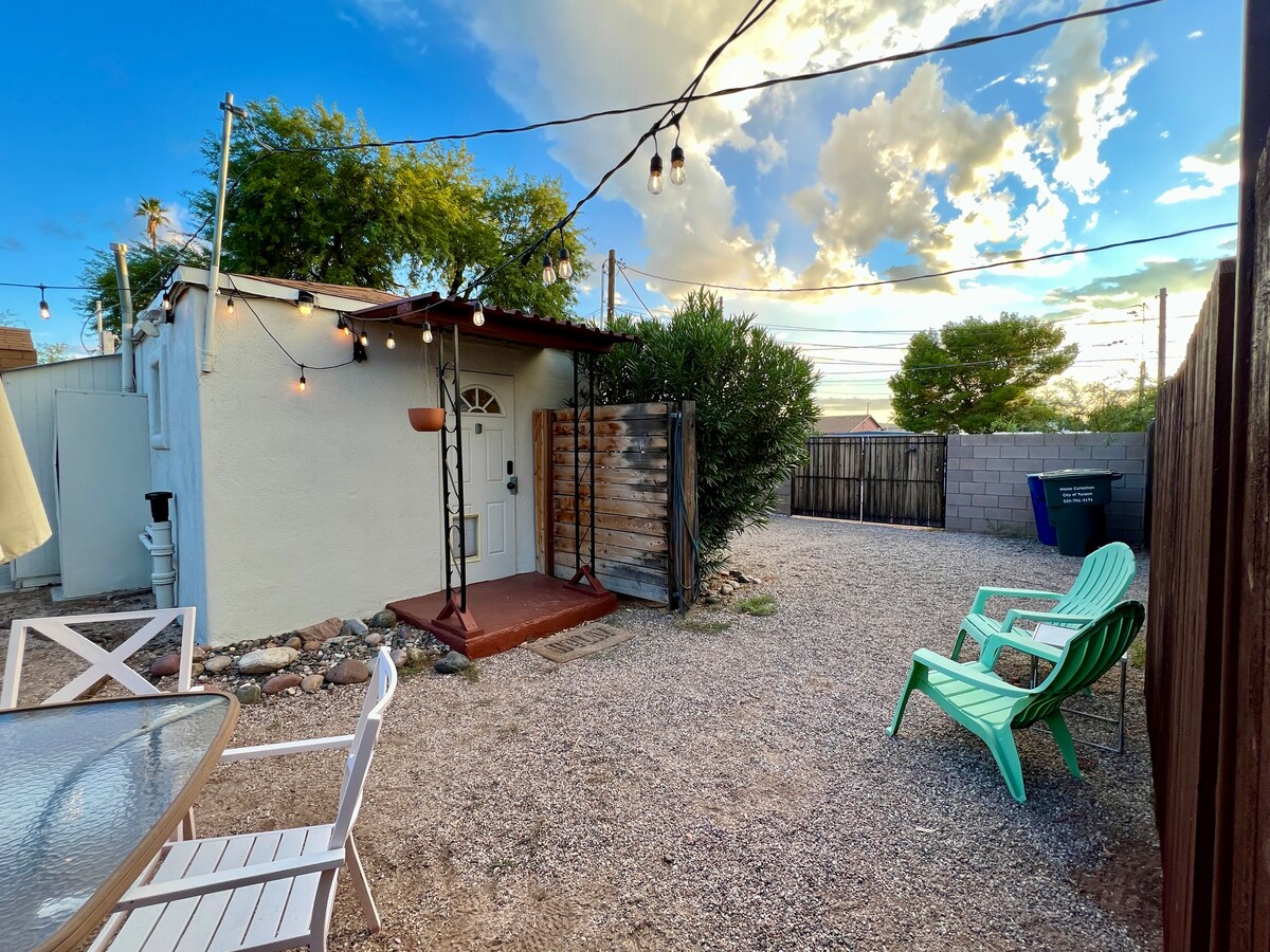 Casa de Vida: Central, Cute & Comfortable - Guesthouses for Rent in ...