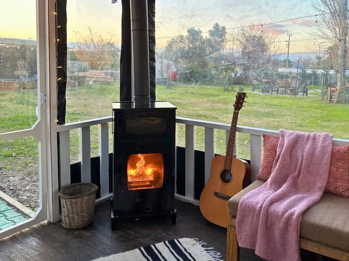 Classy Caravan Veranda And Fireplace Winter Garden - Seferihisar