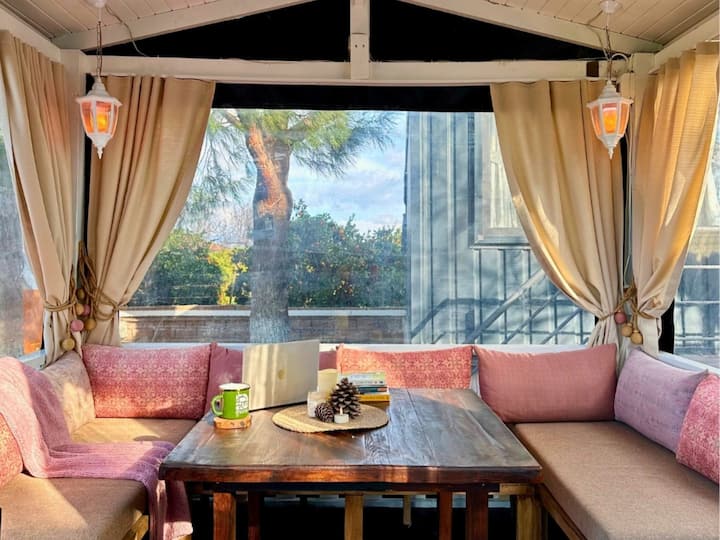 Classy Caravan With Private Gazebo & Swing - Seferihisar